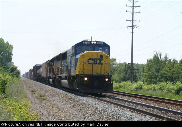 CSX 8768 + CEFX 2803